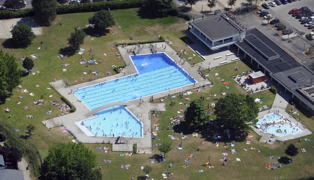 VUE AERIENNE PISCINE REMICH 002 | Le Quotidien