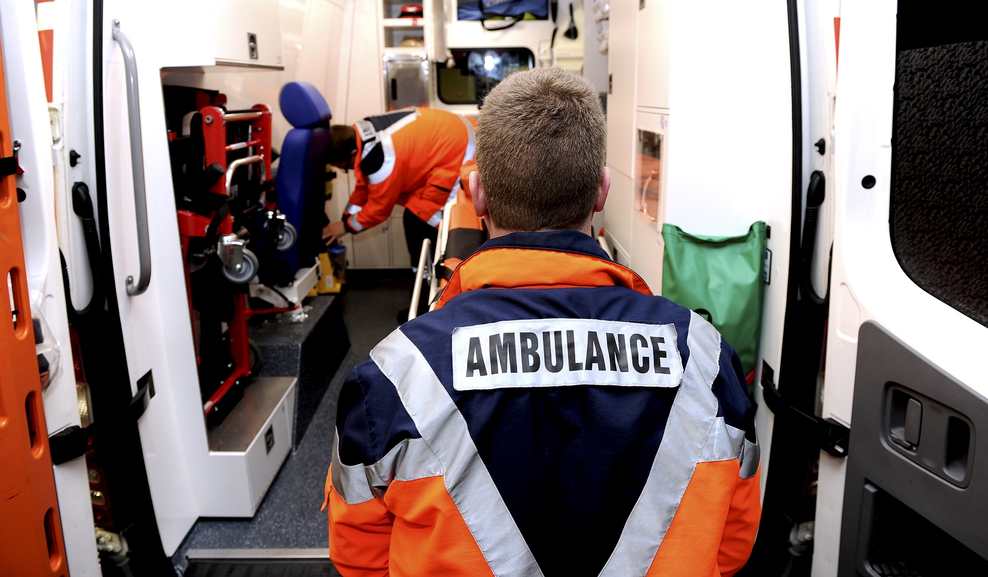 20141128 esch CHEM urgences samu ambulance portrait dan thoma in | Le ...