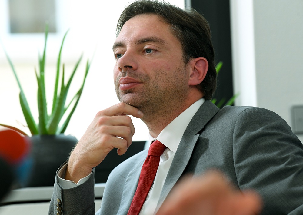 Rentrée parlementaire : l’ADR critique frontalement le gouvernement ...