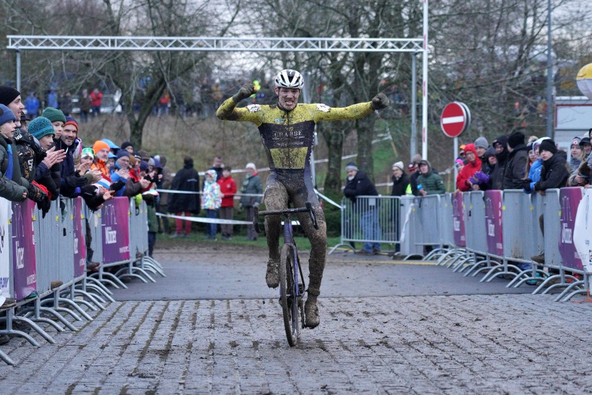 [Cyclo-cross] Marie Schreiber et Mats Wenzel dominent les championnats ...